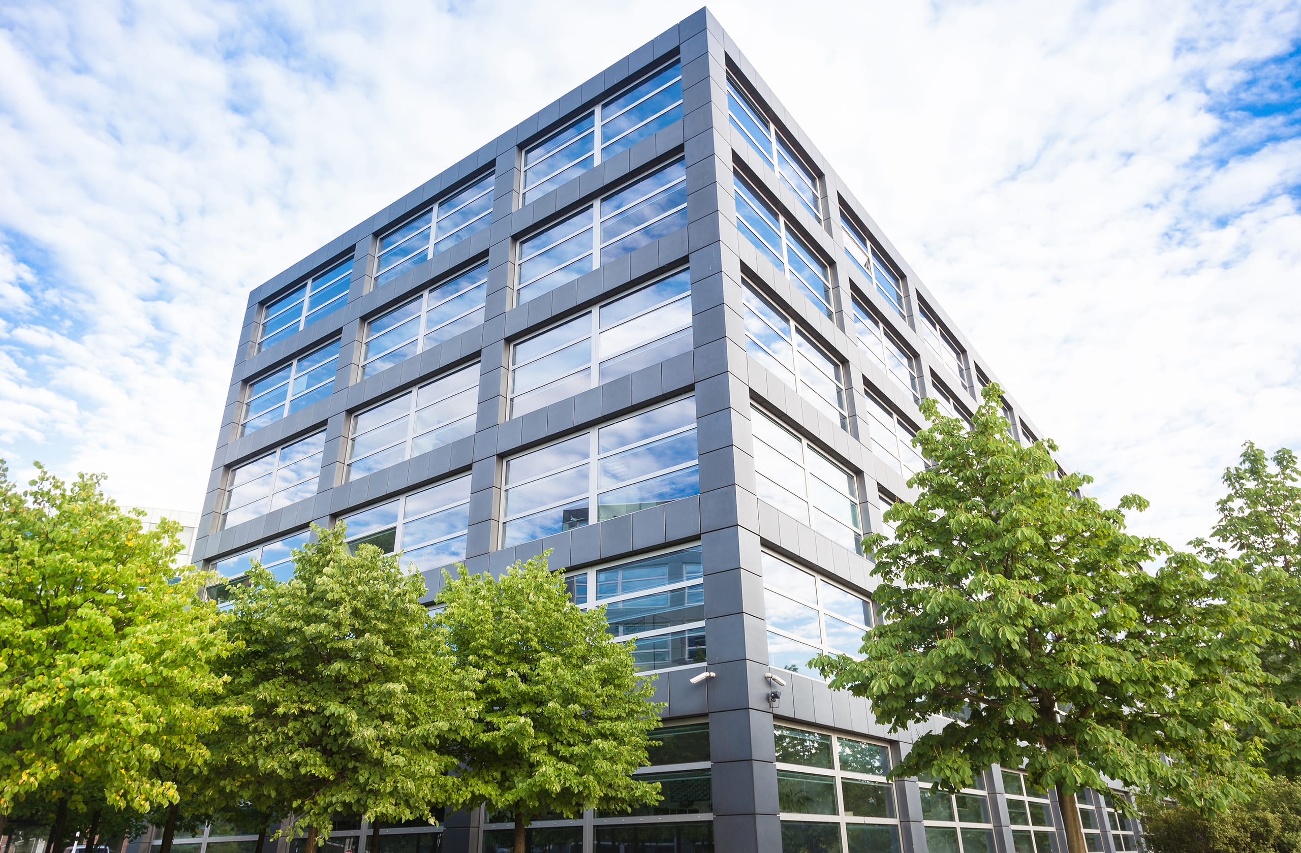 Becker: SMI-Antriebe für die Gebäudeautomation - sicht & sonnenschutz